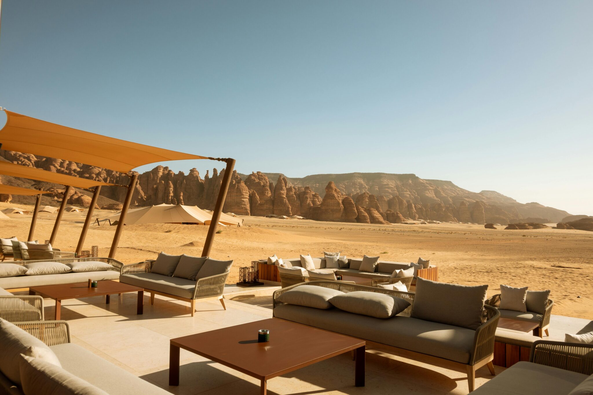 Saudi Arabia Has Installed Solar Powered Giant Lasers in the Desert to ...
